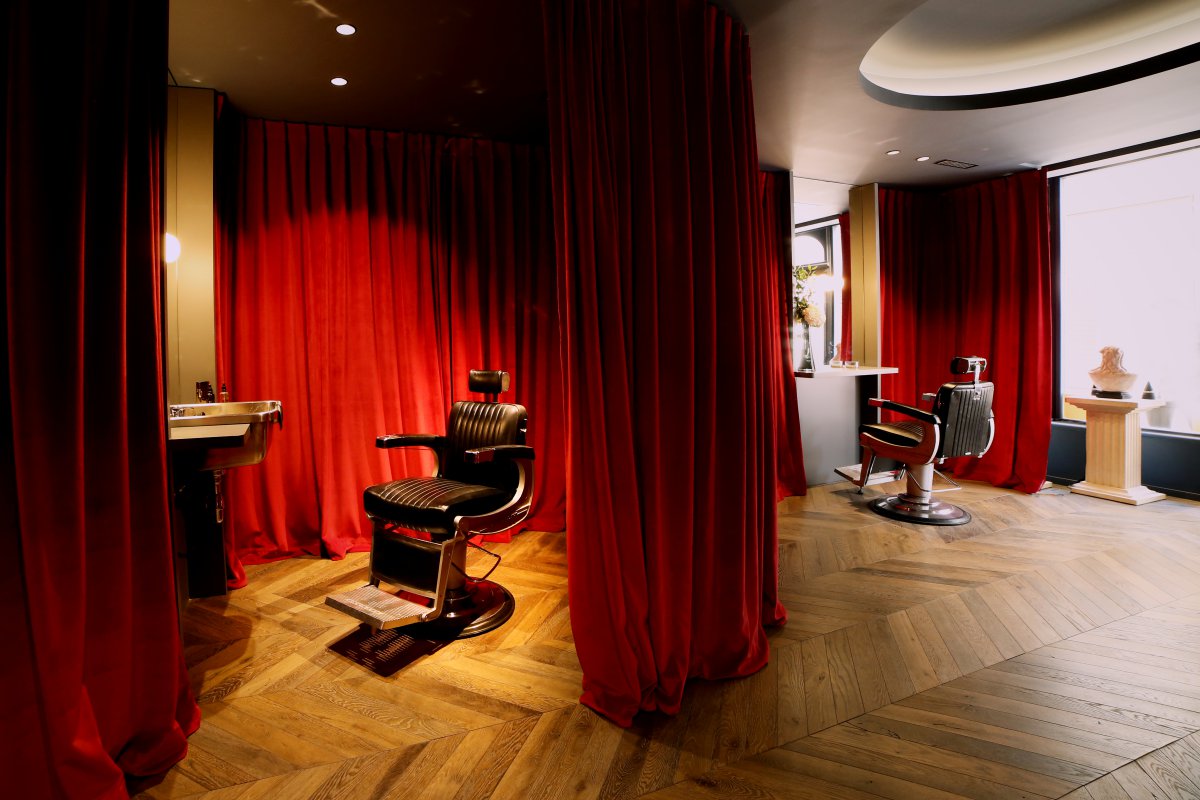 Un barbier bien en vue